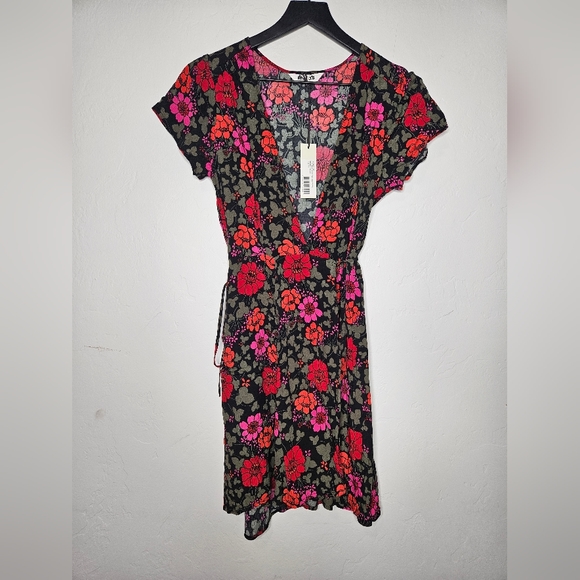 ROLLA'S | Dresses | Rollas Cleo Rambling Floral Wrap Dress In Small Nwt ...